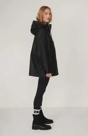 Varley Orlen Short Rain Jacket