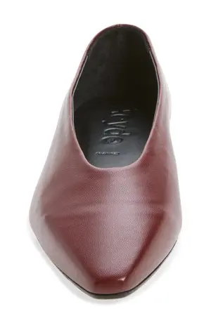 AeydĒ Betty Flat - Port