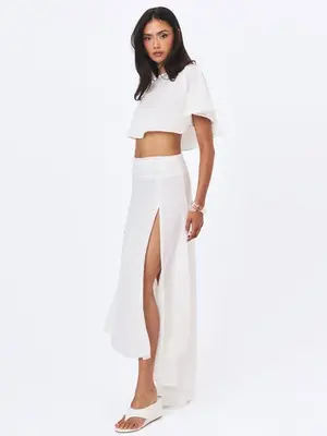 MISS CIRCLE NEW YORK Yarae Satin Boat Neck Cape Top