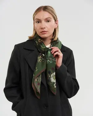 FABLE ENGLAND Orla Narrative Medium Square Scarf