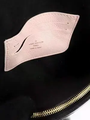 LOUIS VUITTON Lockme Tender Pochette Shoulder Bag - Black
