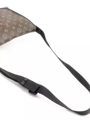 LOUIS VUITTON Monogram Macassar Magnetic Messenger Bag