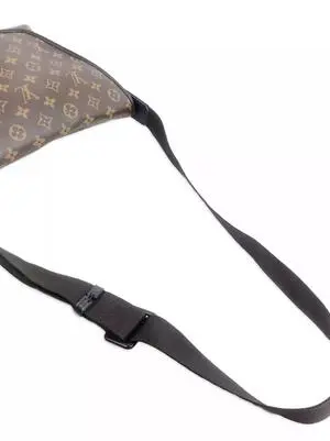 LOUIS VUITTON Monogram Macassar Magnetic Messenger Bag