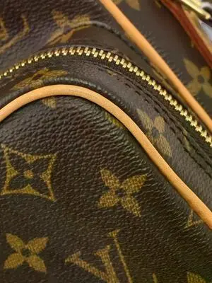 LOUIS VUITTON 2006 Amazon Monogram Messenger Bag