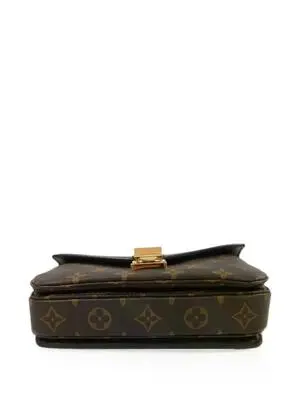 LOUIS VUITTON Pochette Métis East West Shoulder Bag