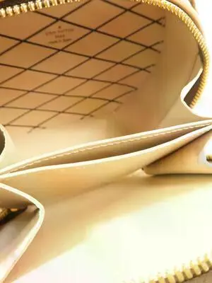 LOUIS VUITTON Mini Boîte Chapeau Monogram Messenger Bag