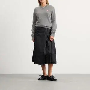 Play Comme Des Garcon Pink Heart V Neck Jumper - Grey