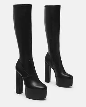 Steve Madden Scratch Boot & Luxxar Bag Bundle
