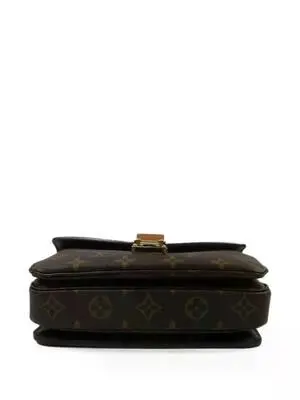 LOUIS VUITTON Pochette Metis East West Shoulder Bag