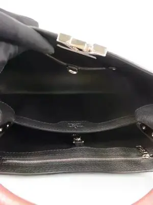 LOUIS VUITTON Capucines Mm Shoulder Bag