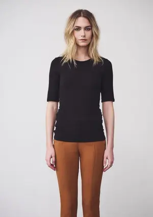 ARTEMIS DICIERO Giselle Tee - Black