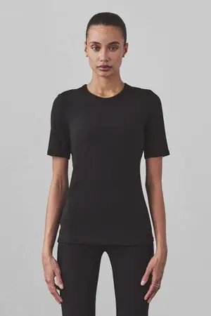 ARTEMIS DICIERO Giselle Tee - Black