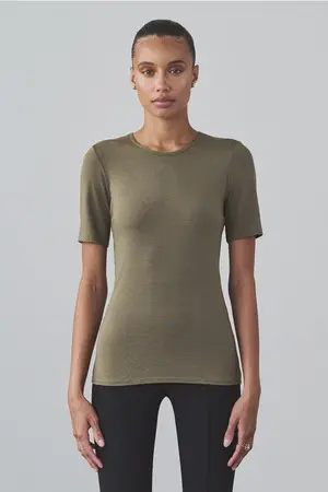 ARTEMIS DICIERO Giselle Tee - Olive