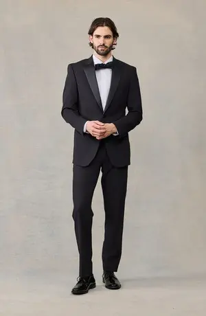 THE BLACK TUX Essential Tuxedo Jacket
