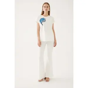 EXQUISE Embroidered Detail Crew Neck T Shirt - Bone