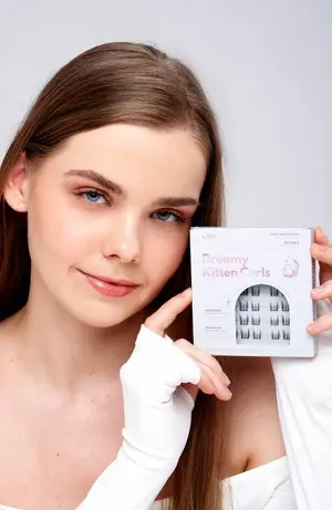 CHAR COSMETICS Purrfectly Pixie Paw Collection Pre-glued Reusable Lashes With Curved Tweezer