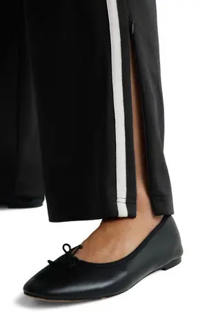 Beyond Yoga That Tracks Straight Leg Pants