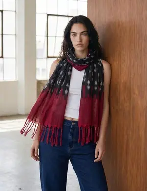 PASSION LILIE Apple Ikat Scarf