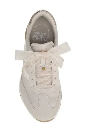 RYKA Era Luxe Walking Sneaker - Champagne