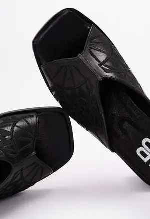 CLARA BARCELO Unconvinced Slide Sandal