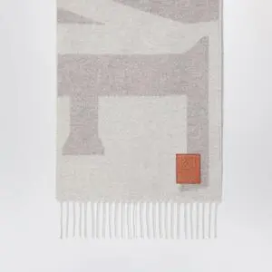 Loewe Light Grey Cashmere Scarf With Anagram Patch - Gray