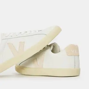 VEJA Leather Lowtop Sneakers - No