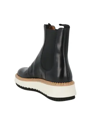 Chloé Simple Glossy Chelsea Boots