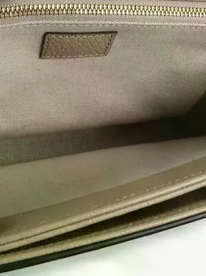 Gucci Medium Horsebit 1955 Gg Supreme Shoulder Bag - Neutrals