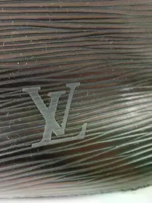 LOUIS VUITTON Petit Epi Noé Bucket Bag
