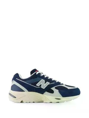 NEW BALANCE 880r Sneakers - Blue