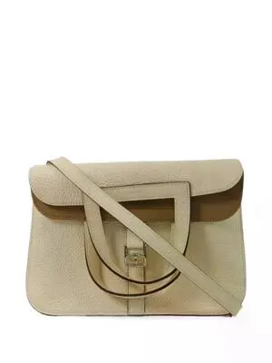 Hermès 2022 25 Halzan Shoulder Bag - Neutrals