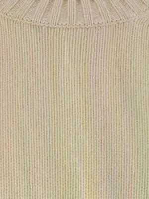 Soft Goat Crew-neck Cashmere Sweater