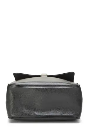 LOUIS VUITTON Taiga Leather Yaranga Satchel