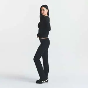 SKIMS Foldover Pants | Black | | Essential Knit