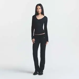 SKIMS Long Sleeve V Neck | Black | | Essential Knit