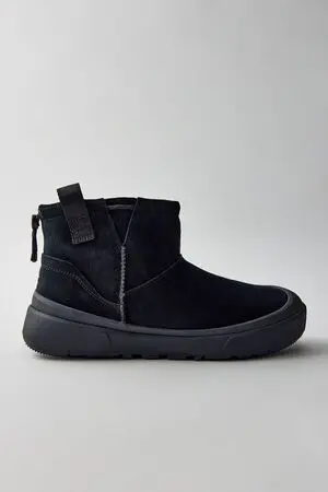UGG Classic Mini Outpost Boots - Black