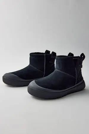 UGG Classic Mini Outpost Boots