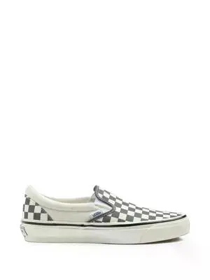 VANS Checkered Slip-on Sneakers - Black