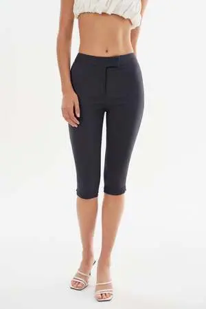 LAMARQUE Celine Stretch Twill Capri - Heather Navy