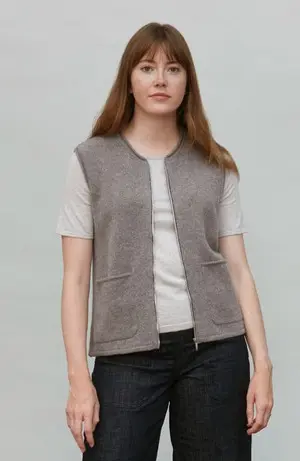 PAUL JAMES Lambswool Zip Neck Knitted Gilet Vole