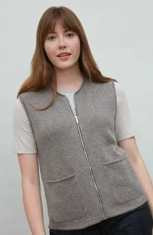 PAUL JAMES Lambswool Zip Neck Knitted Gilet - Vole