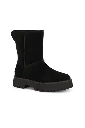 UGG Uptowner Short Boot