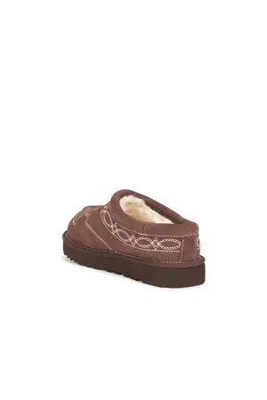 UGG Tasman Western Slipper In Brown - Burnt Cedar