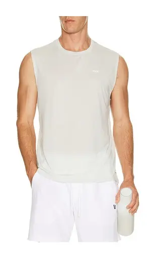 Vuori Sleeveless Strato Breathe Tank In Blue - Breeze