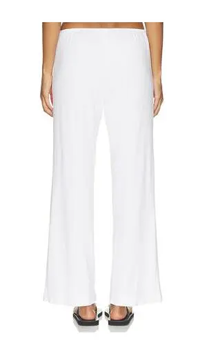 Donni. The Baby Rib Scallop Simple Pant In White