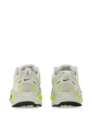 Nike Vomero 18 Sneakers