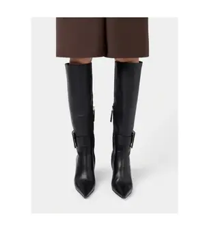 ROGER VIVIER Viv In The City Buckle Boots