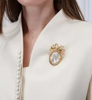 Dior Médaillon Brooch