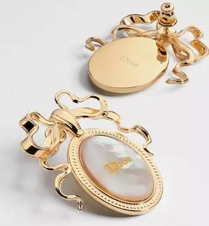 Dior Médaillon Earrings