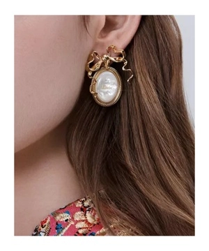 Dior Médaillon Earrings